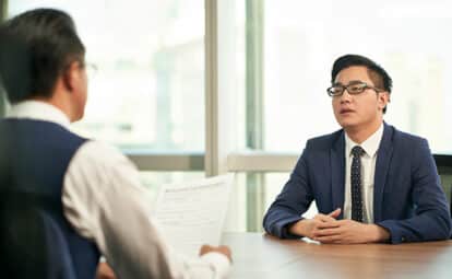 How To Write Effective Job Descriptions: 25+ Examples & Tips