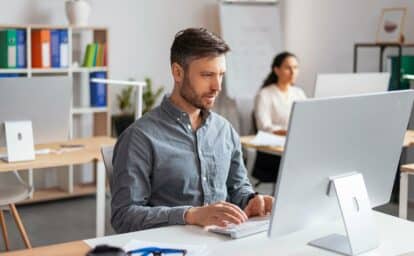 How To Write Effective Job Descriptions: 25+ Examples & Tips