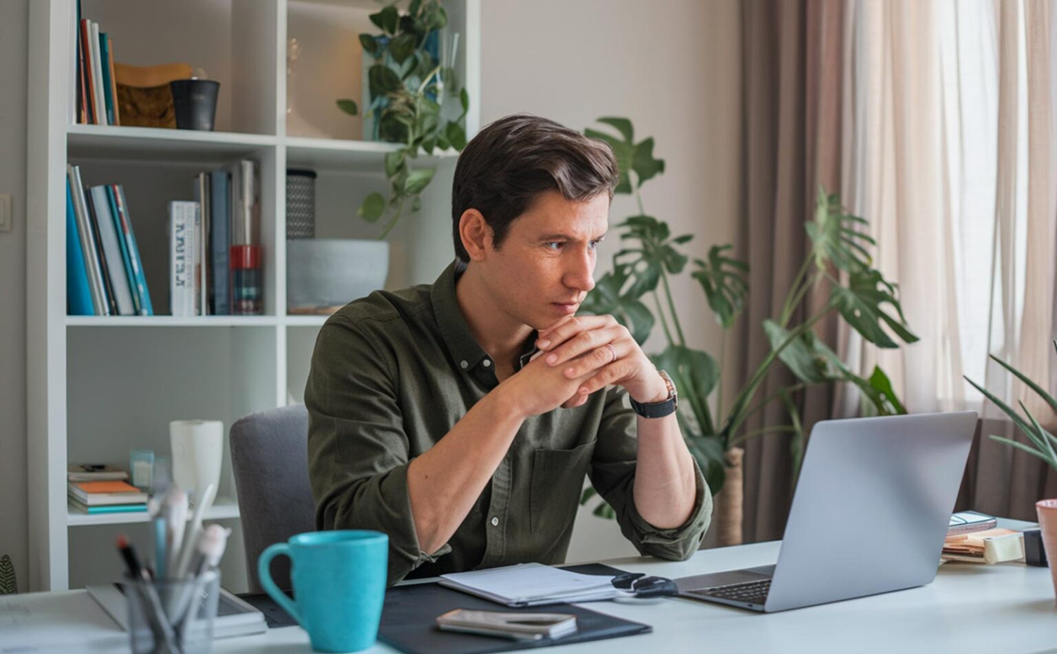 Working From Home: Key Advantages And Challenges Explained